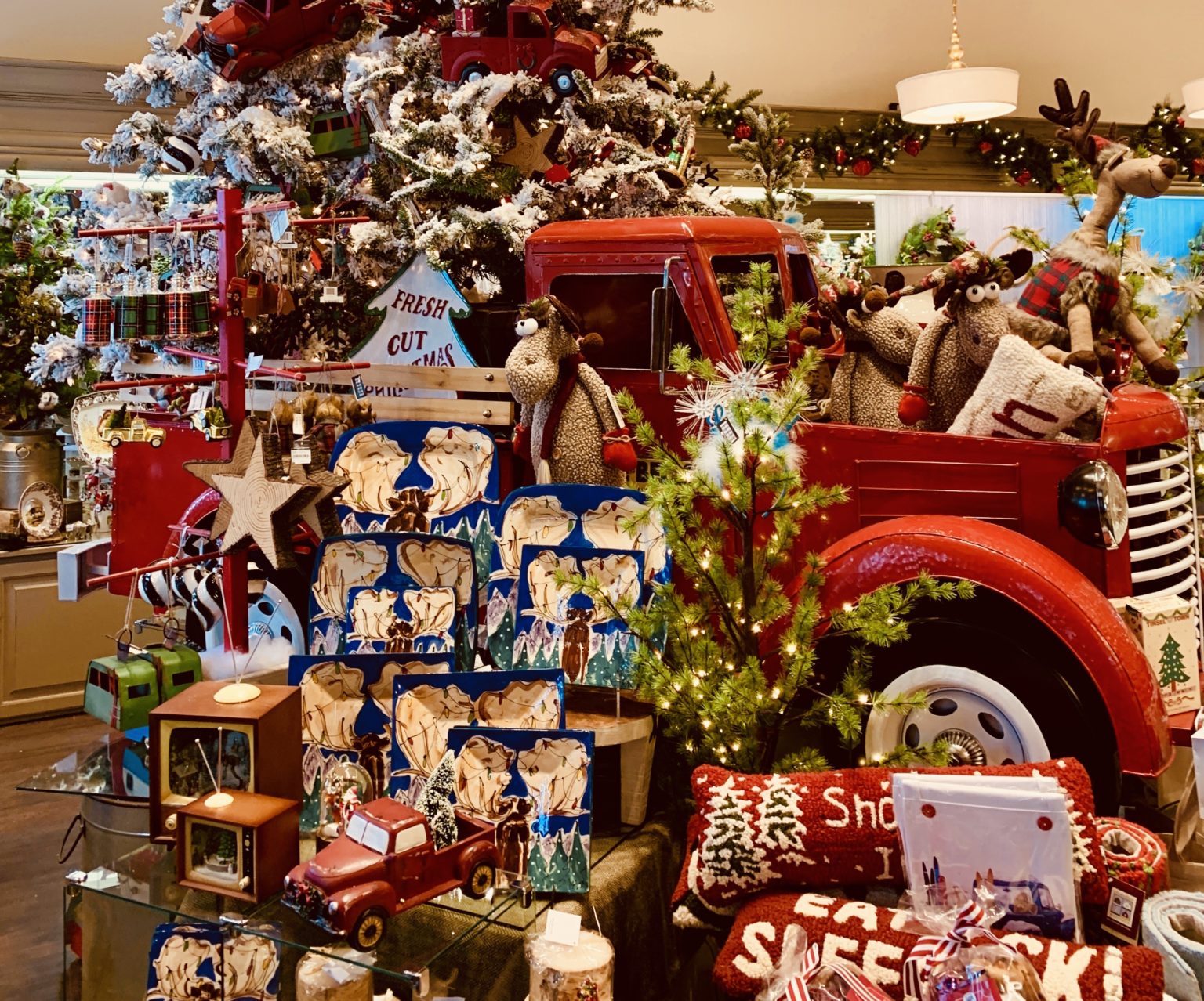 Simply Sunday: The Joy of Giving - Distinctly Southern Style