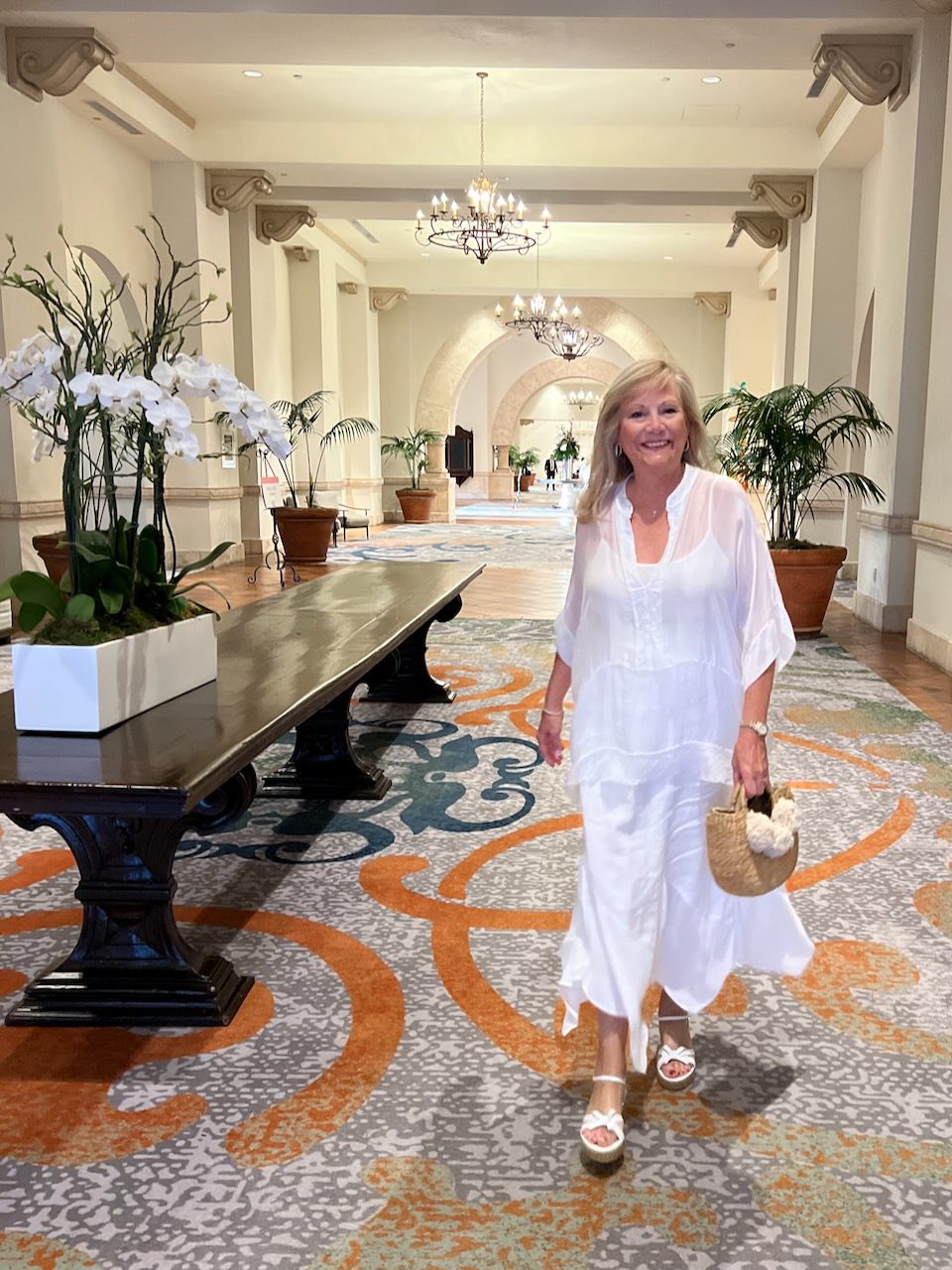 Simple Ways to Wear A White Top - Distinctly Southern Style